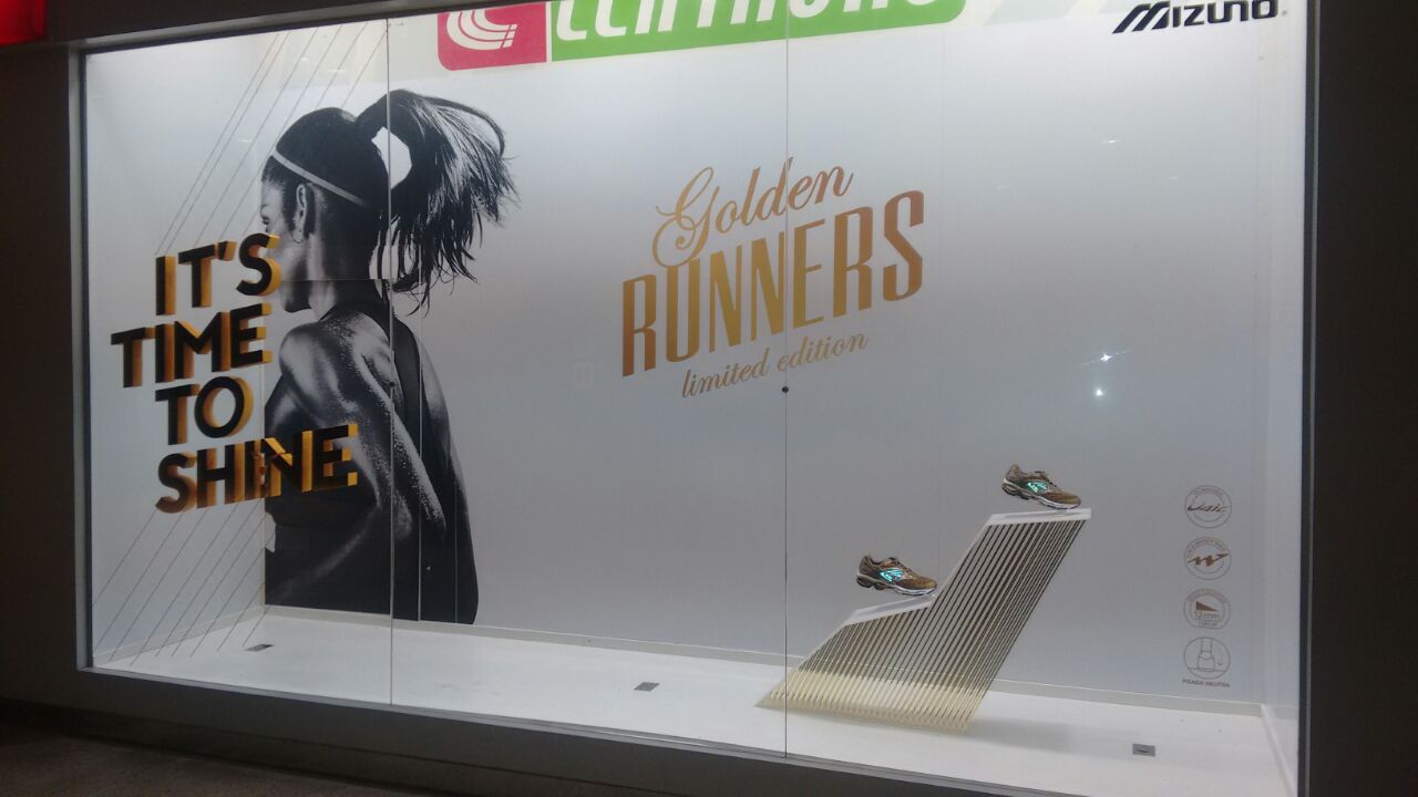 Como fazer vitrine de loja? 11 exemplos para te inspirar